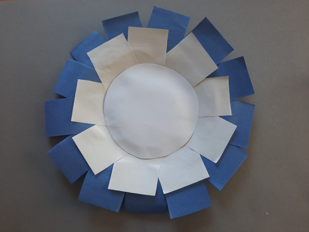 Simple paper rosettes. - This Crafty Family Crafts for kids.