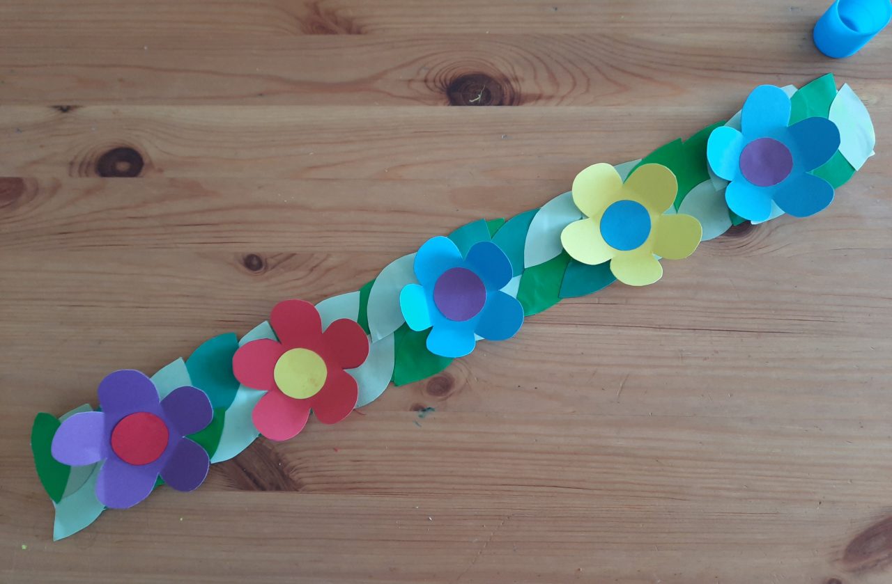 Cute paper flower crown - This Crafty Family - crafts for kids
