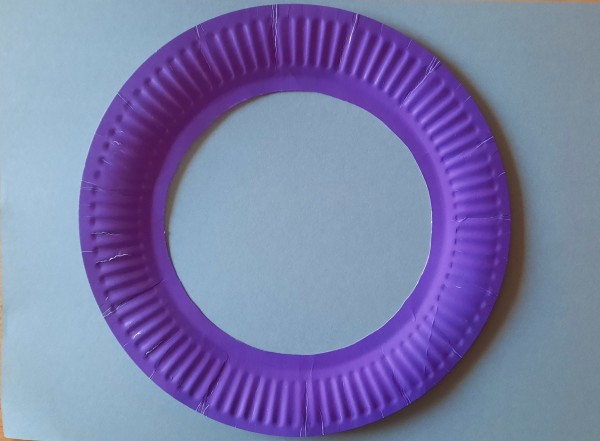 Paper plate spider web - This Crafty Family - crafts for kids