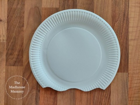 Paper plate Halloween ghosts - This Crafty Family