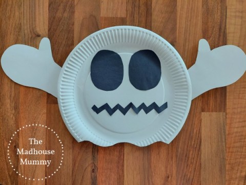 Paper plate Halloween ghosts - This Crafty Family