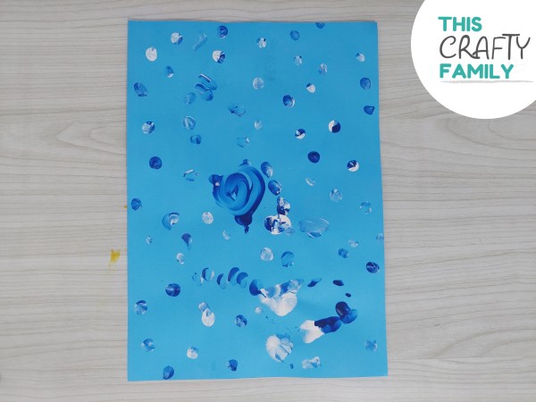 Paper plate umbrella craft - This Crafty Family