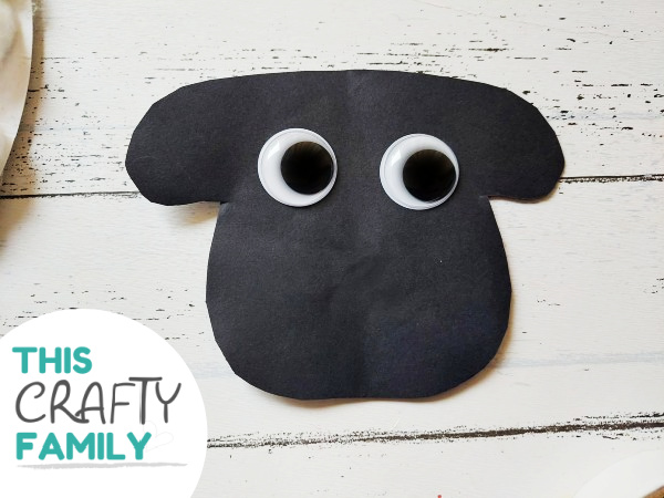 Paper plate sheep craft - This Crafty Family