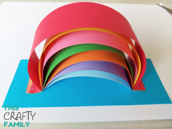 Paper rainbow craft - This Crafty Family