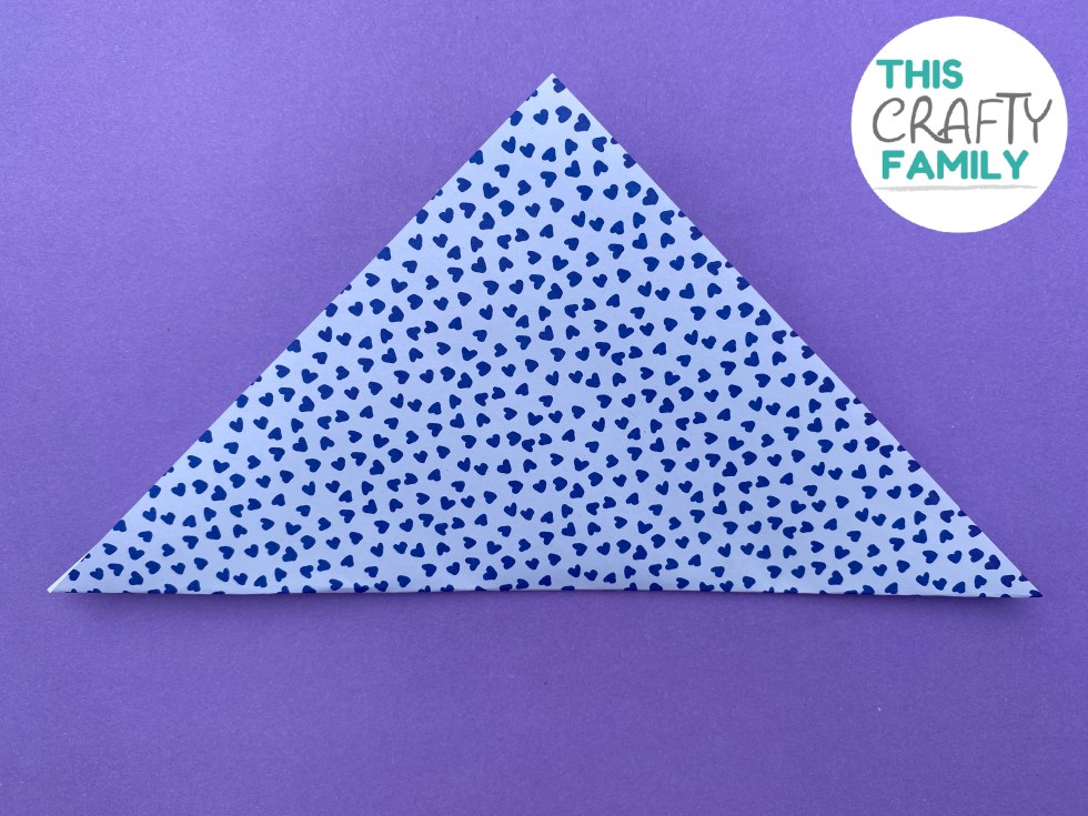 Heart shaped corner bookmarks - This Crafty Family