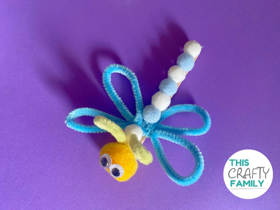 Summer Dragonfly craft - This Crafty Family