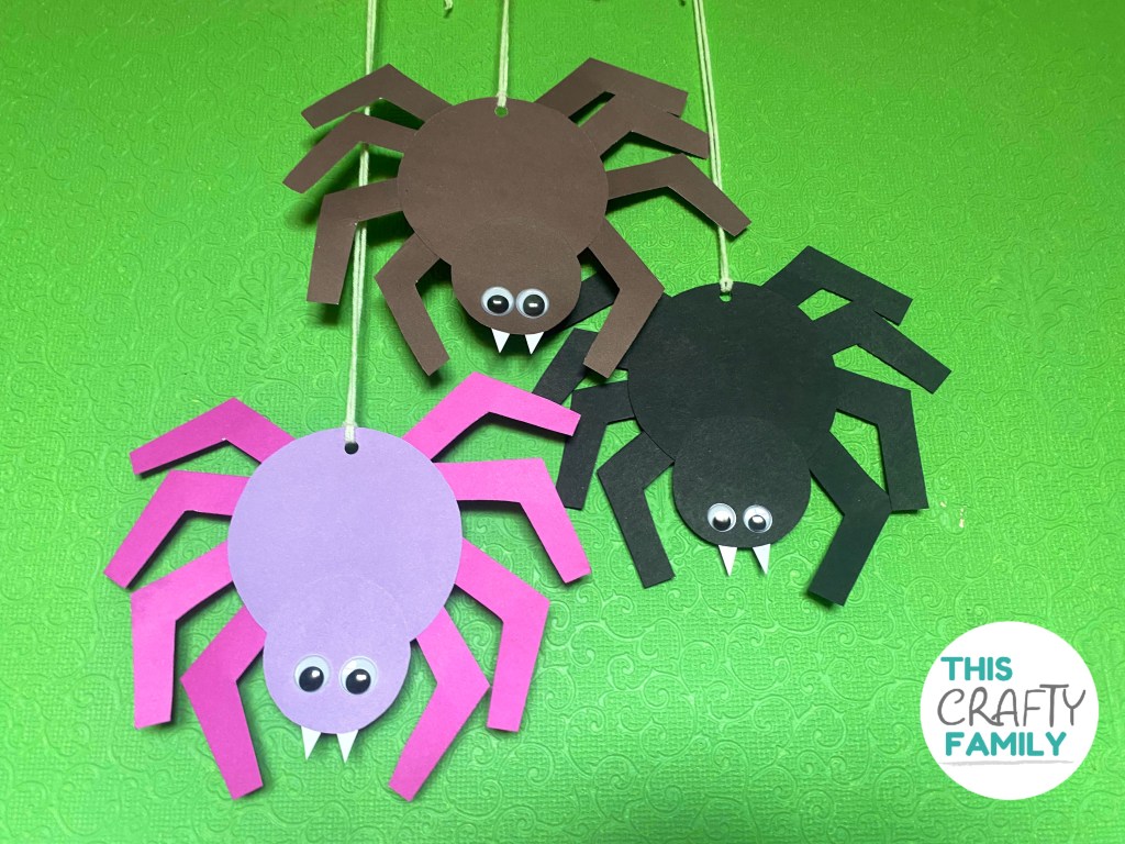 Hanging paper spider - This Crafty Family
