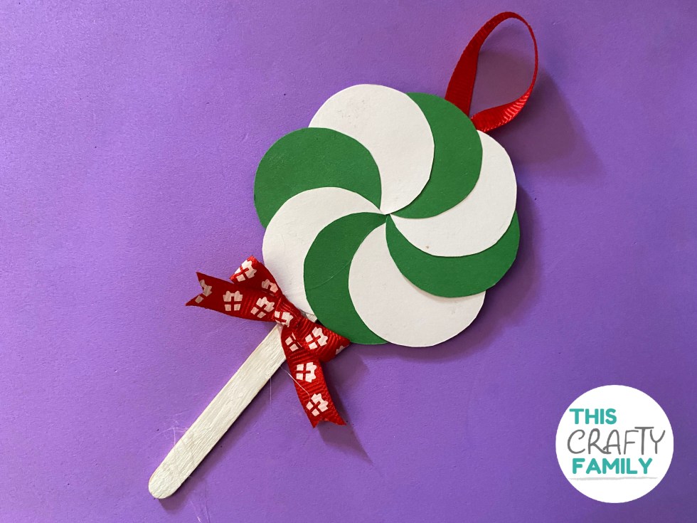Christmas lollipop ornaments - This Crafty Family