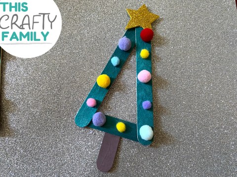Popsicle stick Christmas tree ornament - This Crafty Family