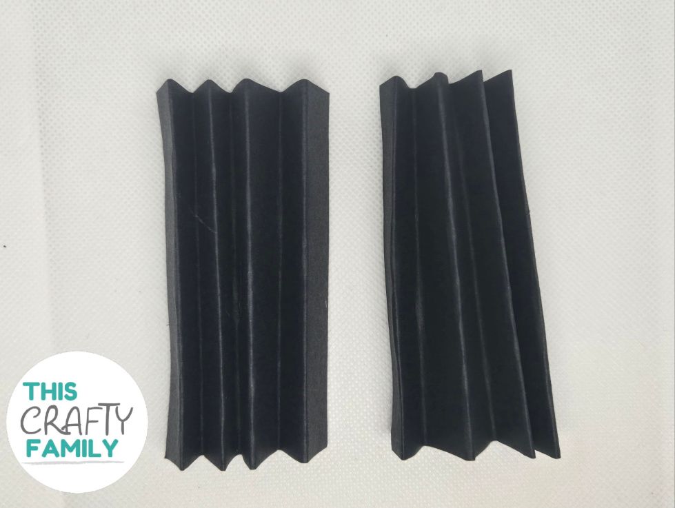 Easy paper bats - This Crafty Family