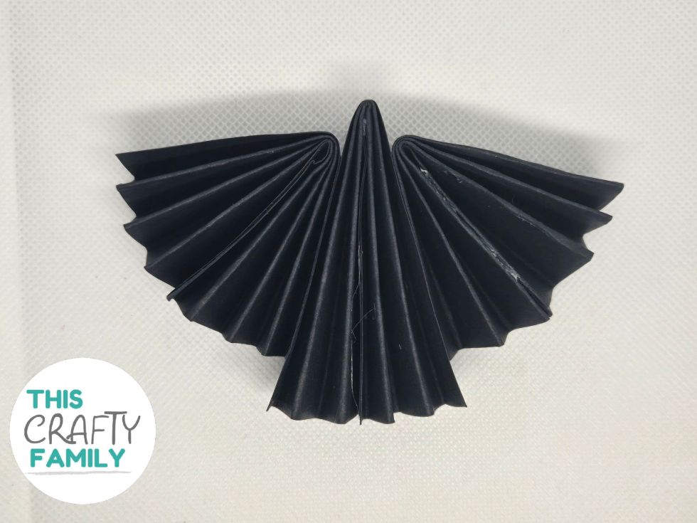 Easy paper bats - This Crafty Family