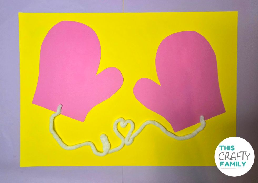 Simple mitten craft - This Crafty Family