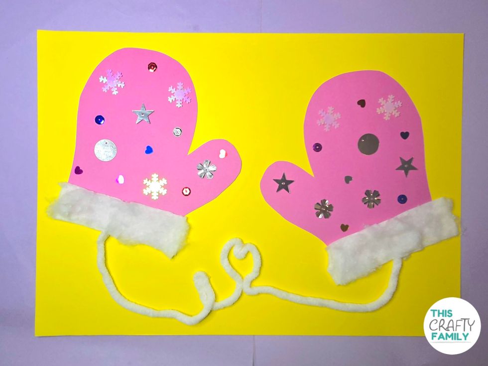 Simple mitten craft - This Crafty Family