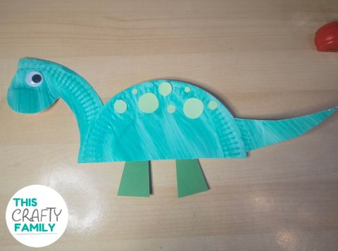 Paper plate dinosaurs - This Crafty Family