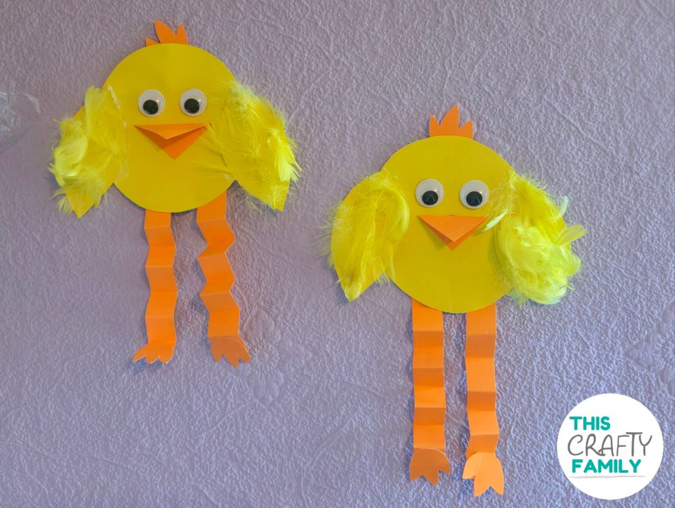 Easy Easter chick craft - This Crafty Family
